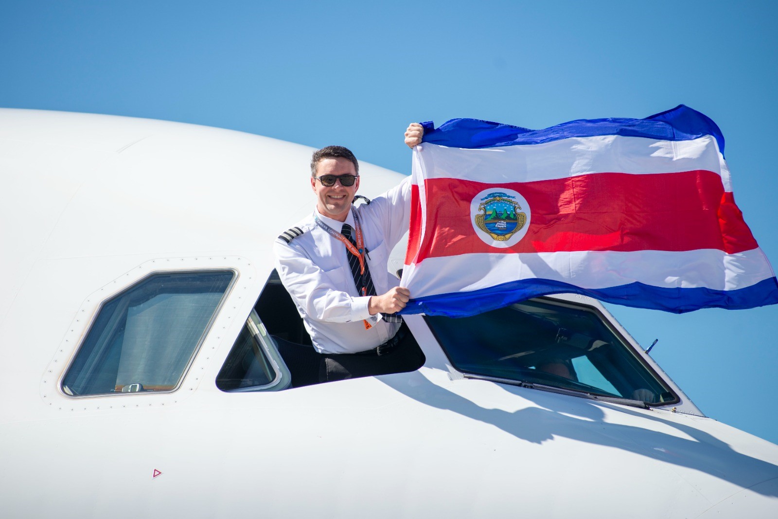 Tico the Sloth lands at Juan Santamaría International Airport | MTB Events